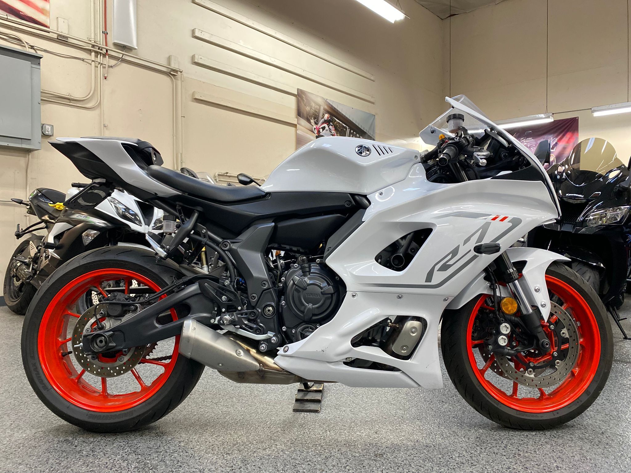 Used Yamaha R7