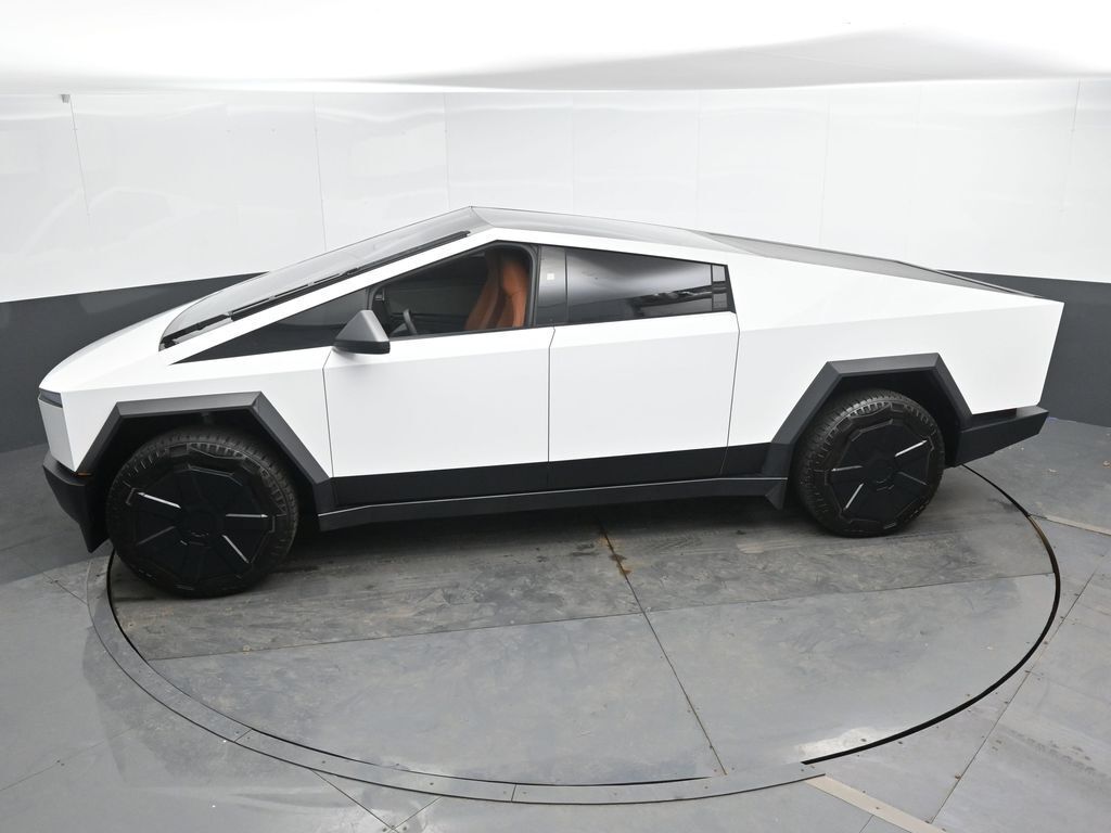Used 2025 Tesla Cyber For Sale in Delavan, WI - 5039110439 - Commercial ...