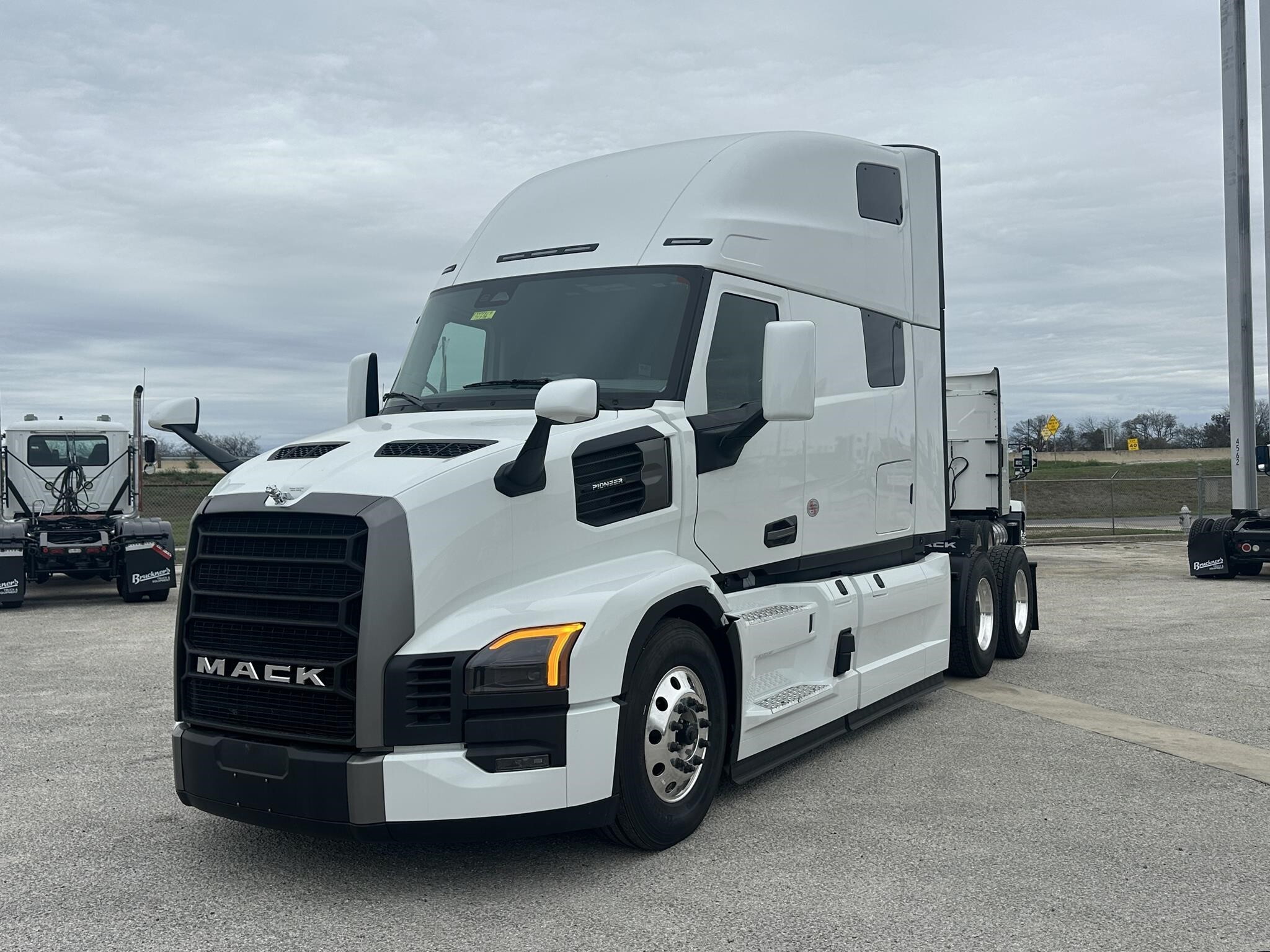 New 2026 Mack Pinnacle For Sale in San Antonio, TX - 5038946498 ...