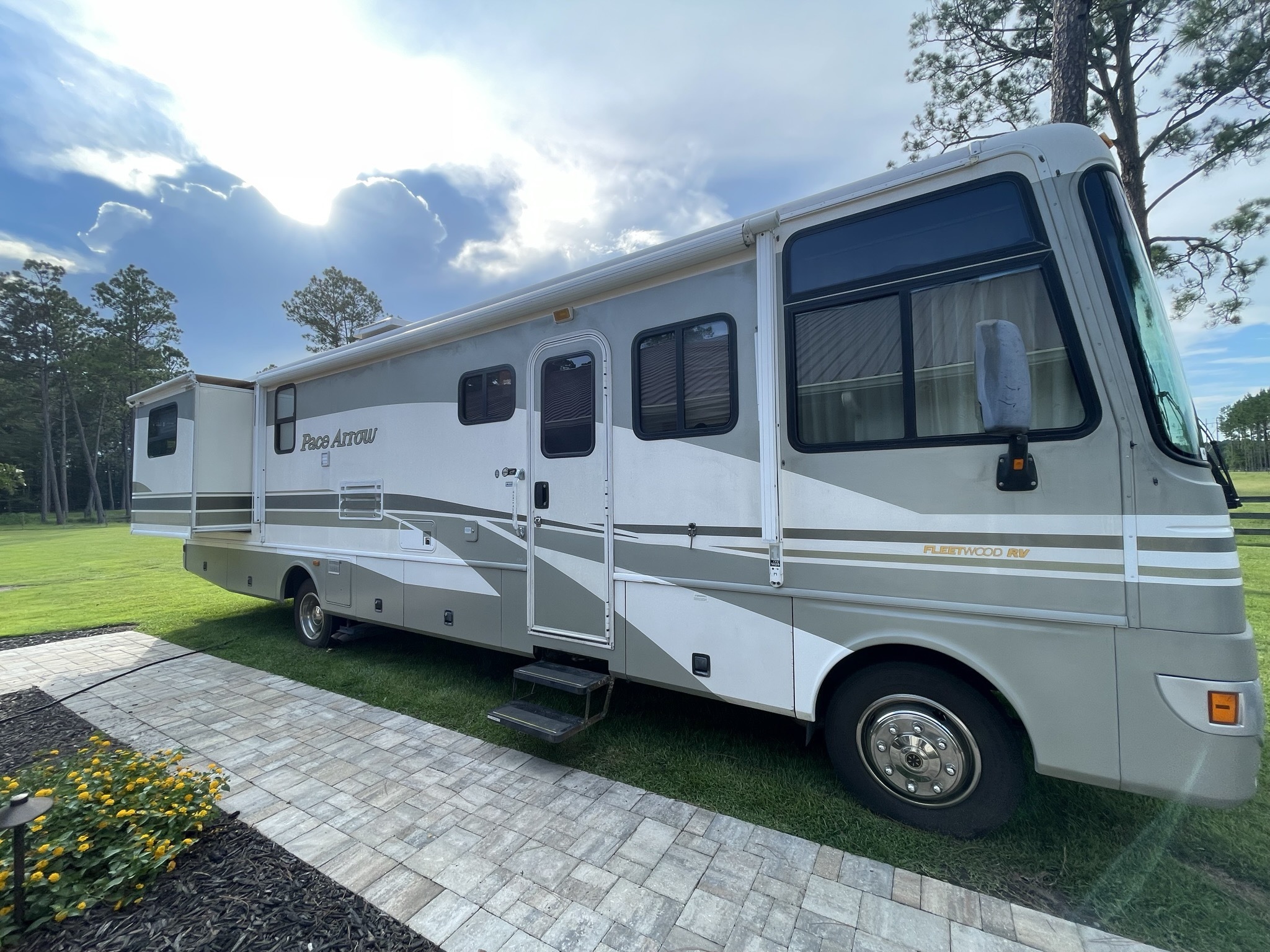 1993-Any Fleetwood Pace Arrow 26 RVs For Sale - RV Trader