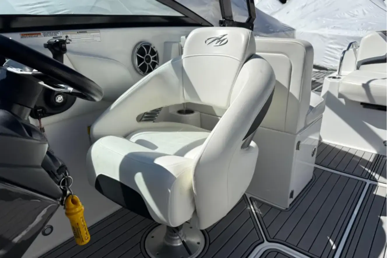 Used 2014 Monterey M5 For Sale in Brick, NJ - 5038519984 - Boatmart