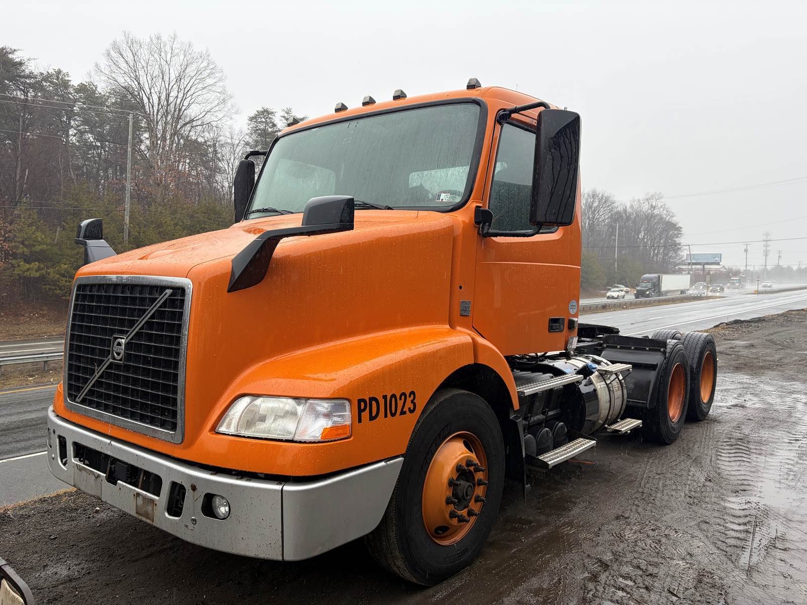 Volvo Vnm Car Carrier,conventional - Day Cab For Sale - Commercial ...