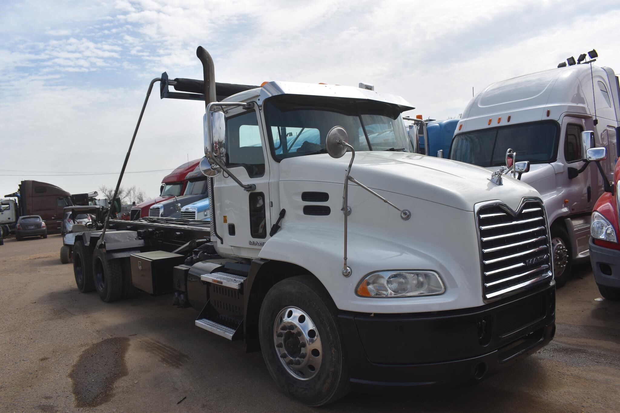Used 2017 Mack 600 For Sale in Covington, TN - 5035731105 - Commercial ...