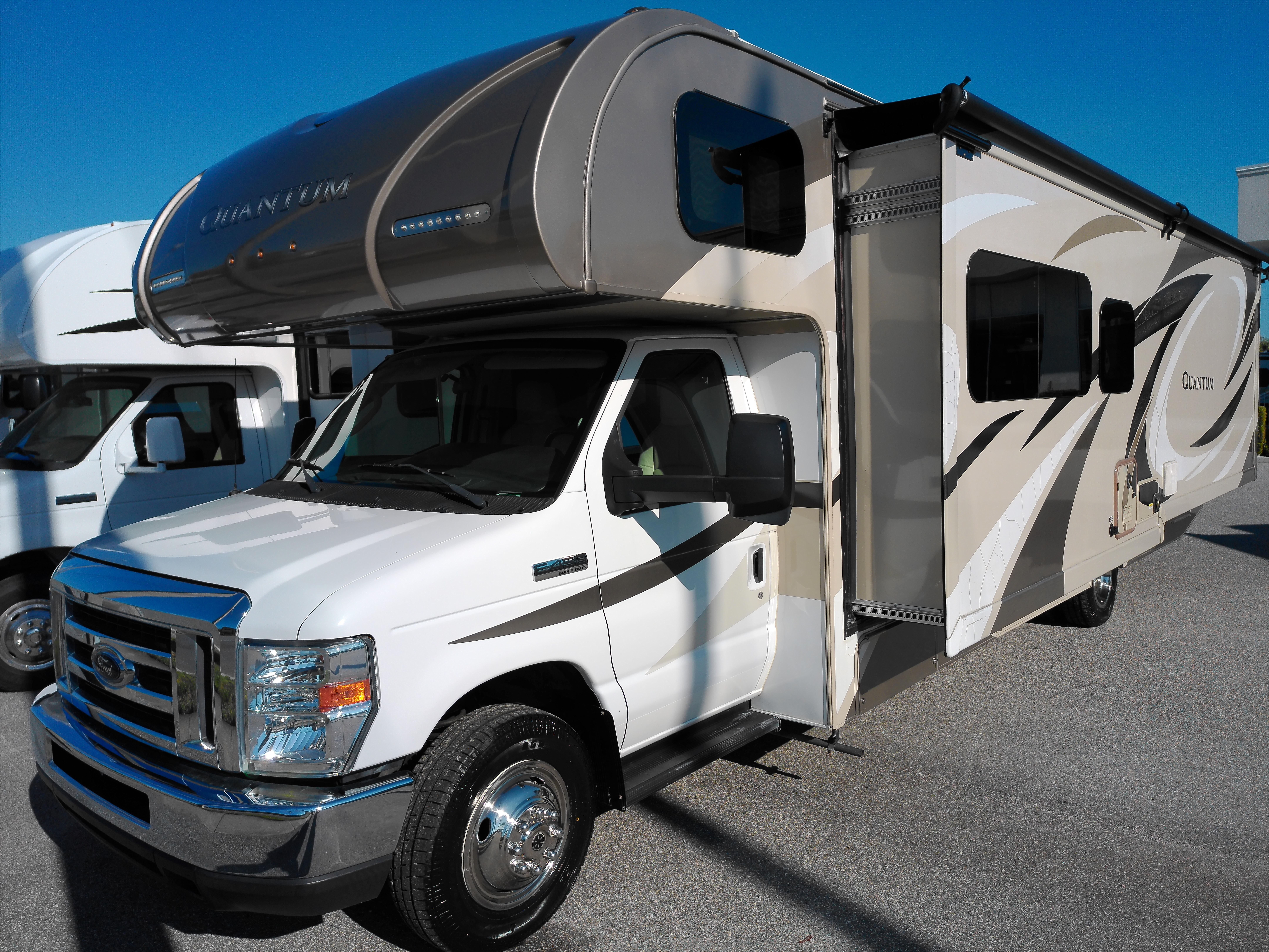 Used 2018 Thor Motor Coach Quantum PD31 Class C RVs and Motorhomes for ...