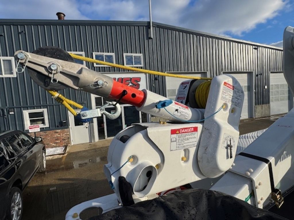 2025 Versalift - New 2025 Versalift Bucket Truck Amherst, NH
