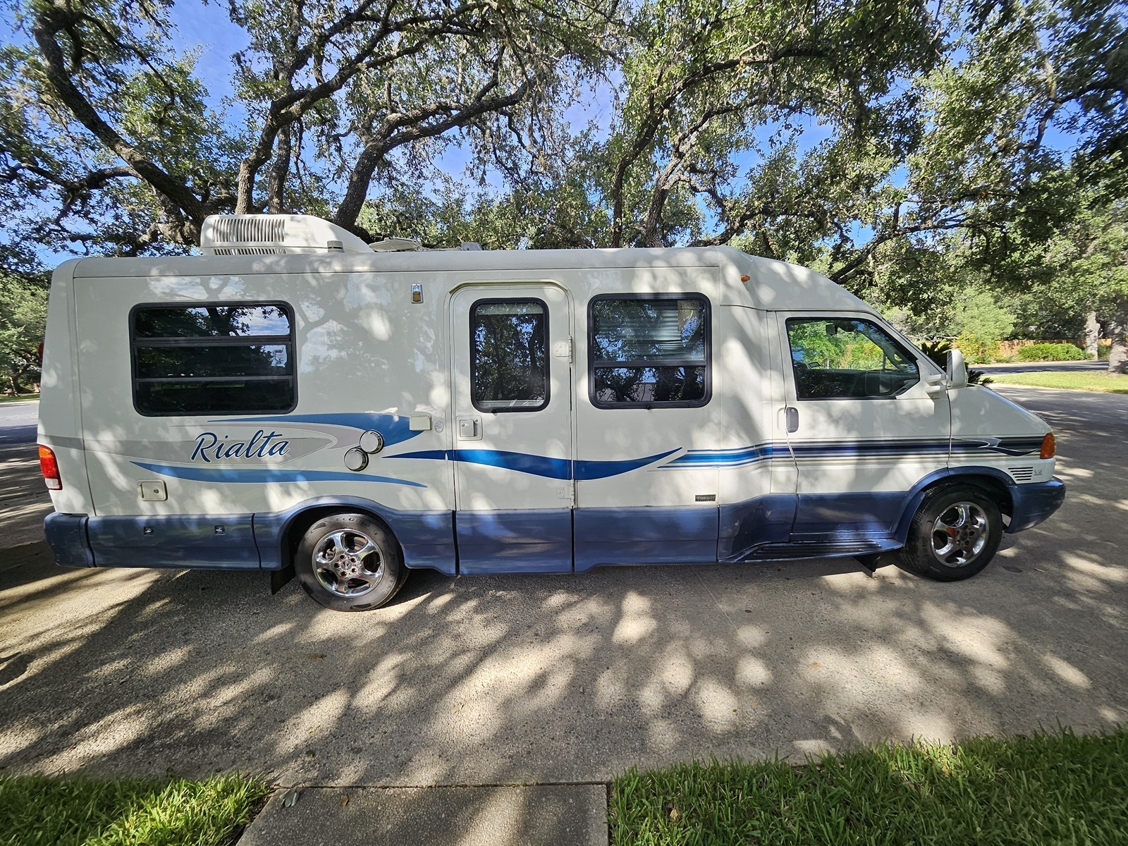 2003 Rialta For Sale - Winnebago RVs - RV Trader