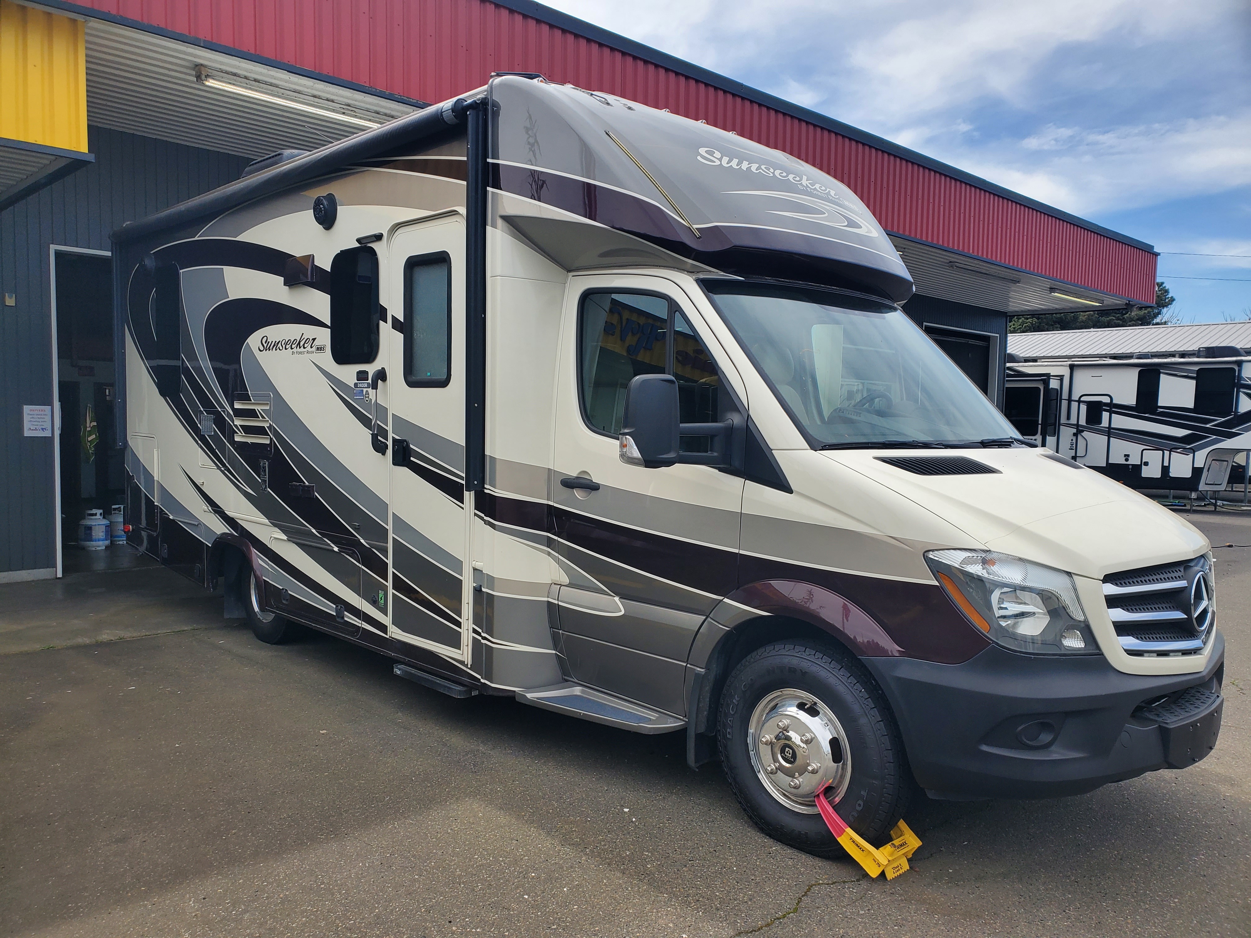 2400R Sunseeker For Sale - Forest River RVs - RV Trader