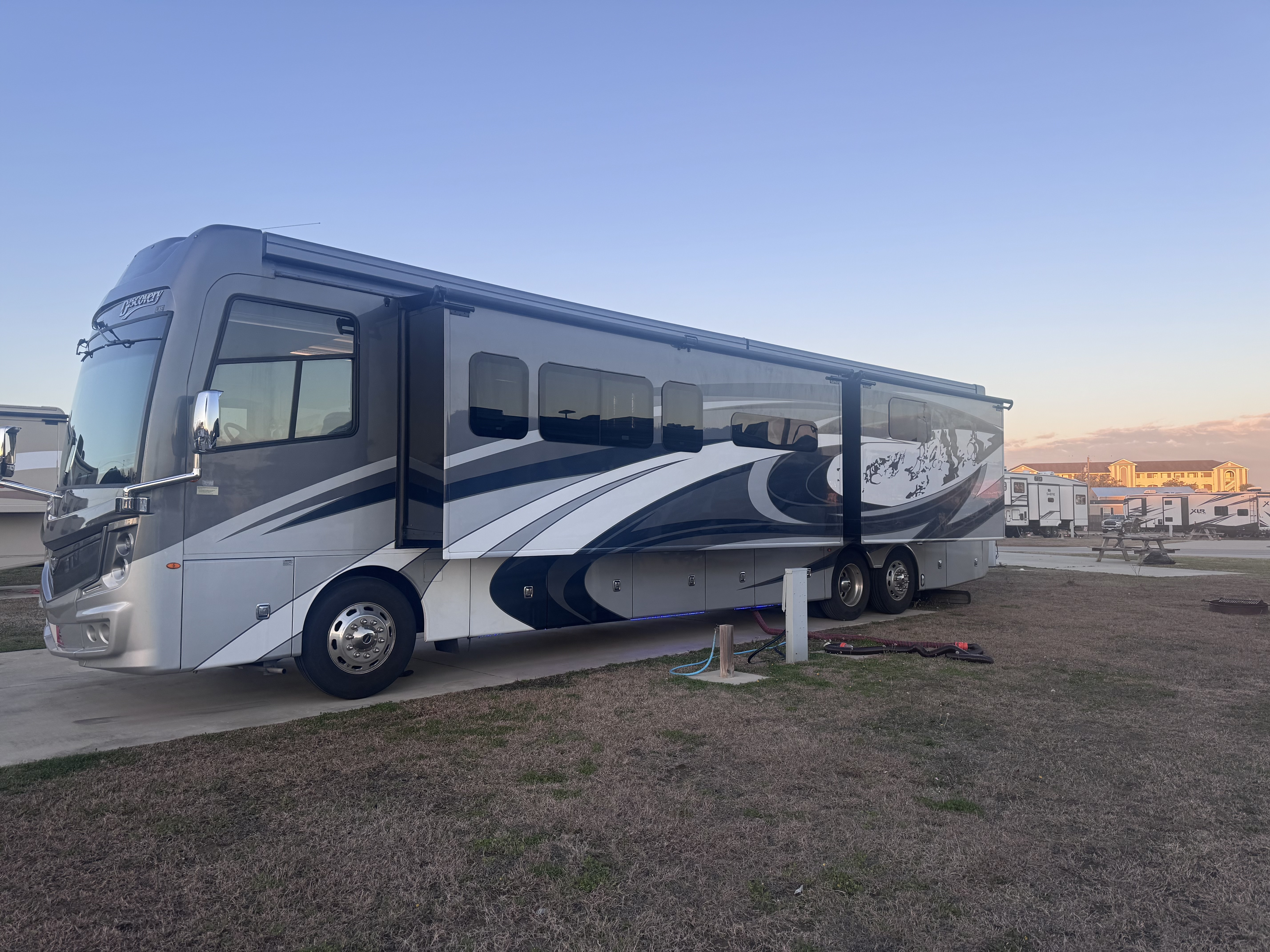 Used Fleetwood Discovery Lxe 44S RVs for sale - RV Trader