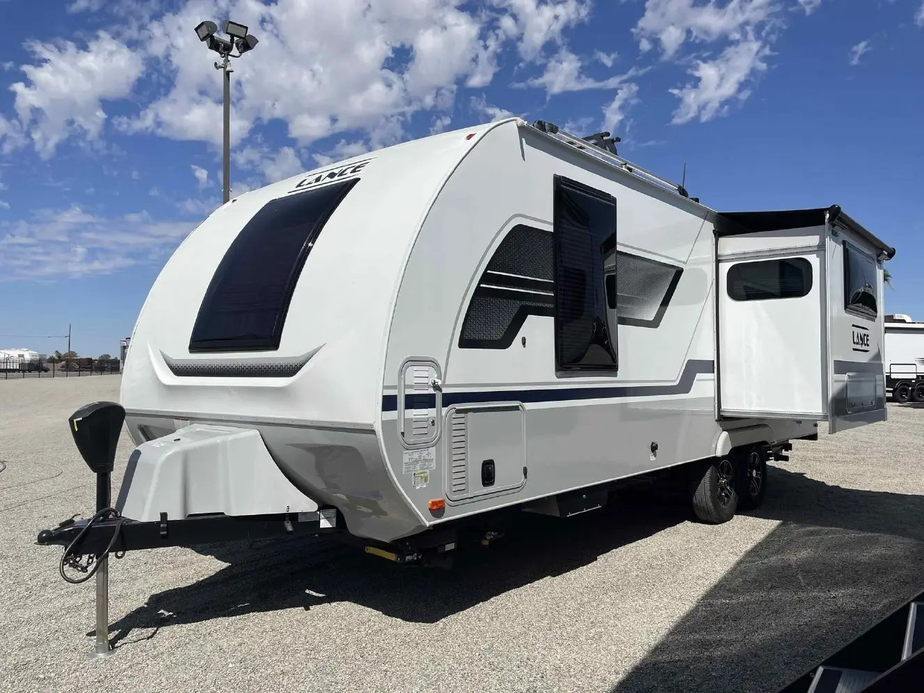 Lance 2285 For Sale