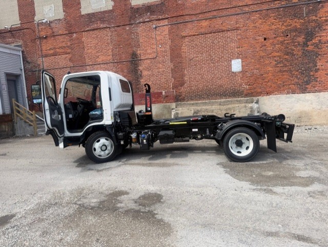 Isuzu Nrr,nrr Hooklift Truck For Sale - Commercial Truck Trader