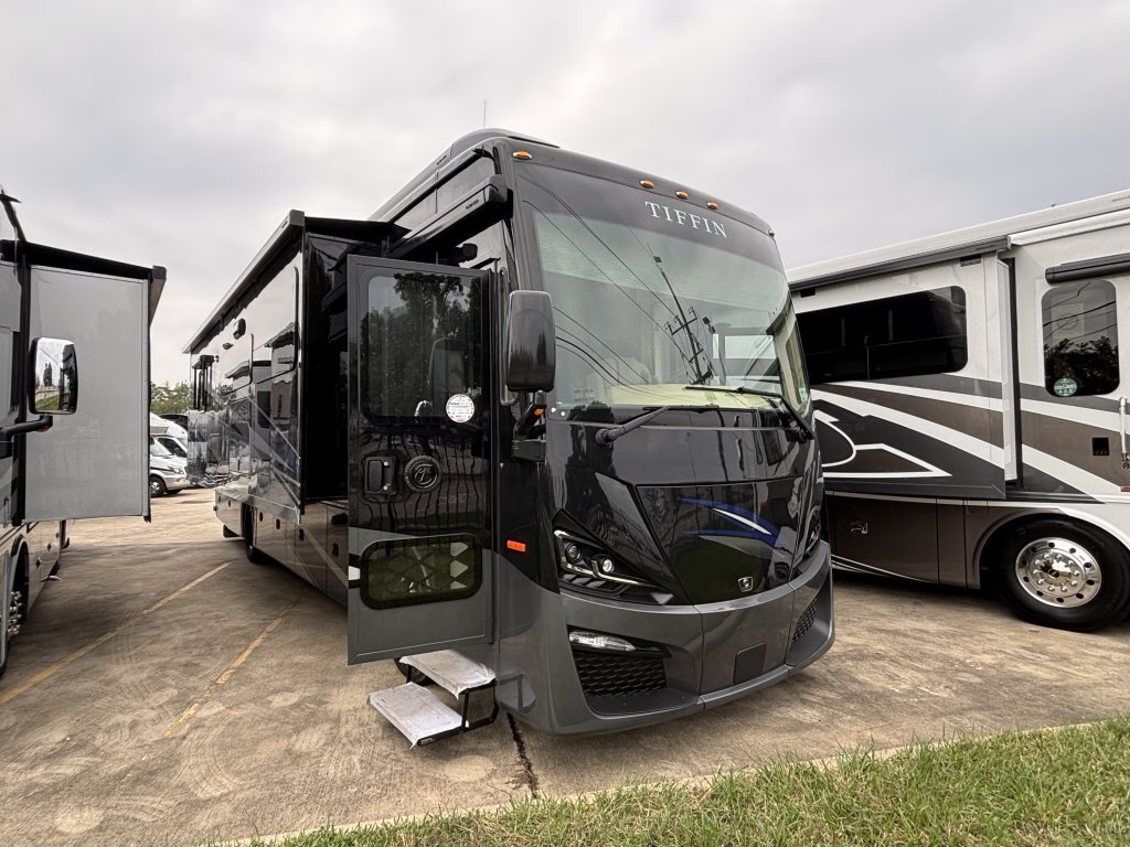 Tiffin Motorhomes Phaeton 37 Bh RVs For Sale - RV Trader