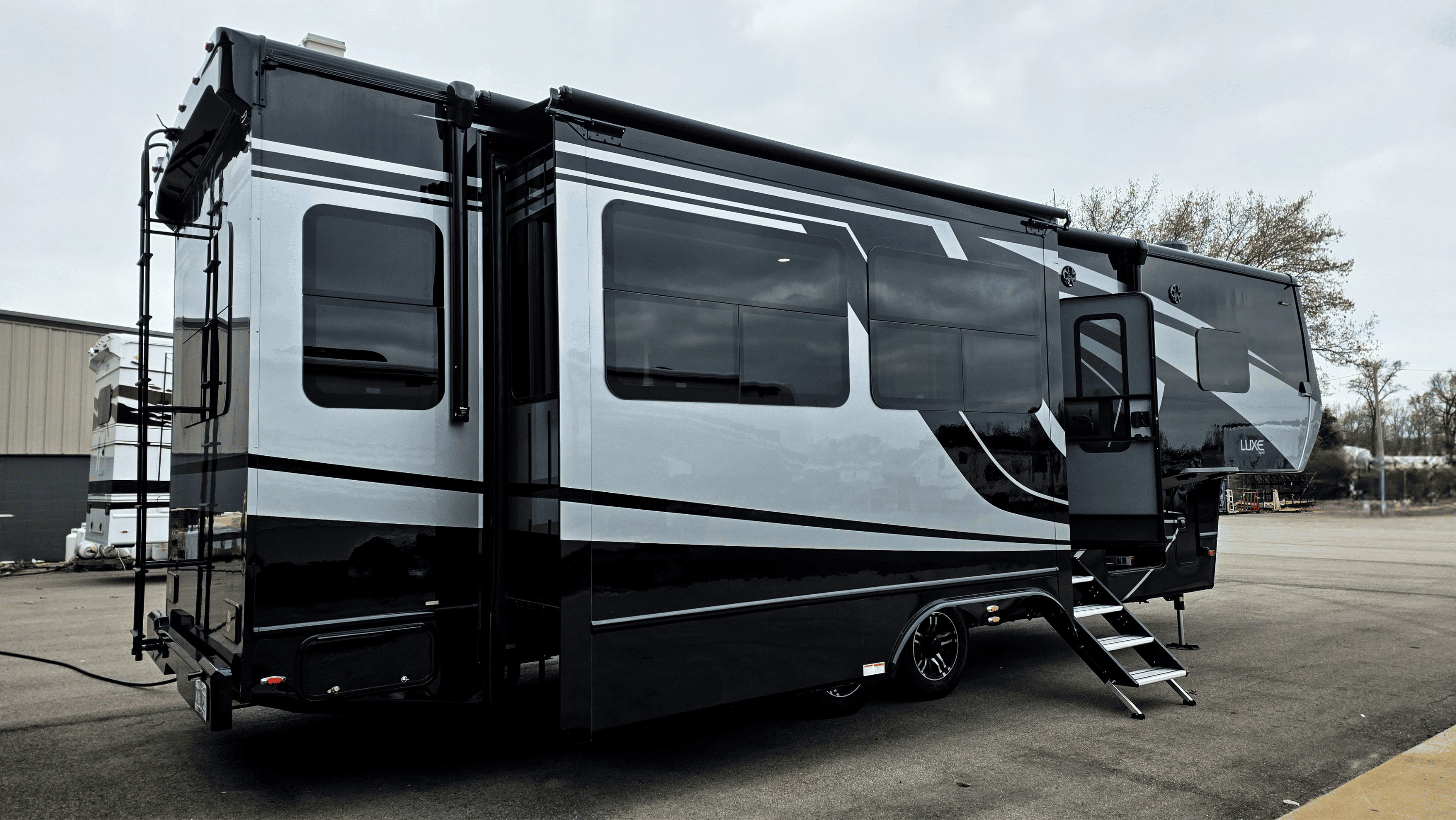 2025 Luxe Fifth Wheels for sale - RV Trader
