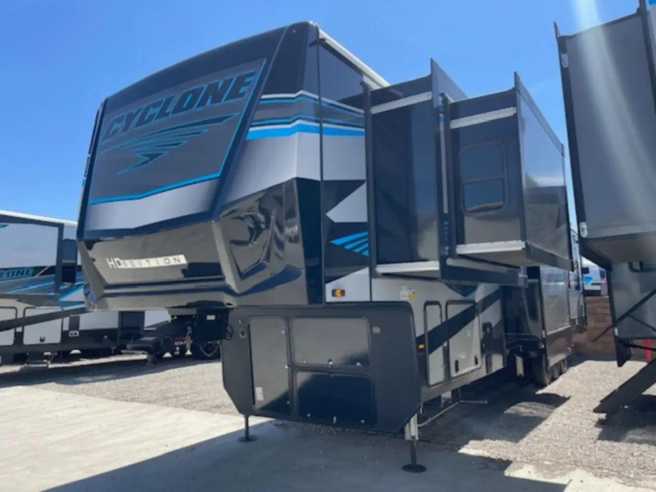 New 2025 Heartland Cyclone Cy 4118 For Sale in Longmont, CO ...