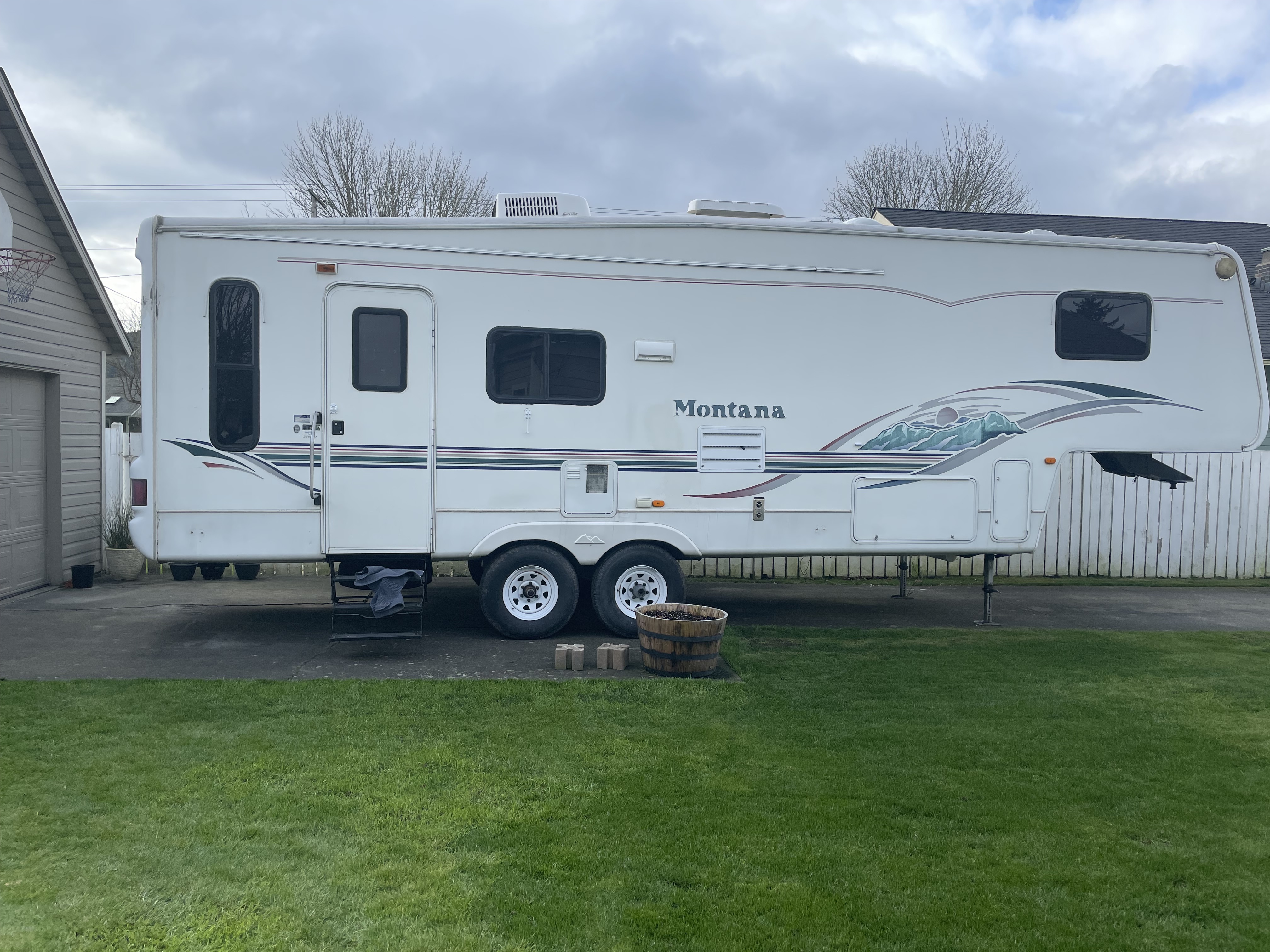 Used 2000-2005 Keystone Montana Fifth Wheels for sale - RV Trader