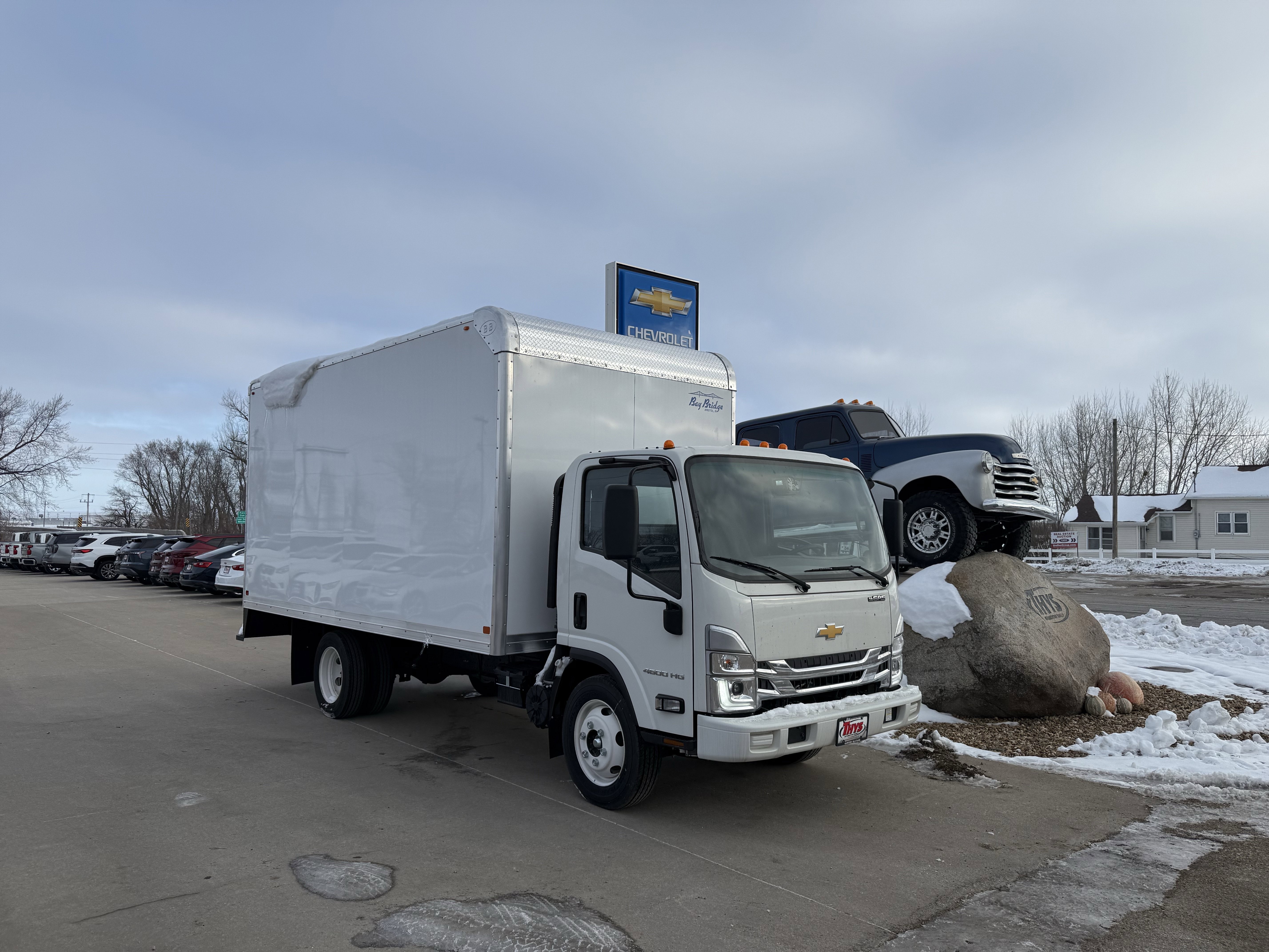 Chevrolet Low Cab Forward 4500 4x2,4x4 Box Truck - Straight Truck For ...