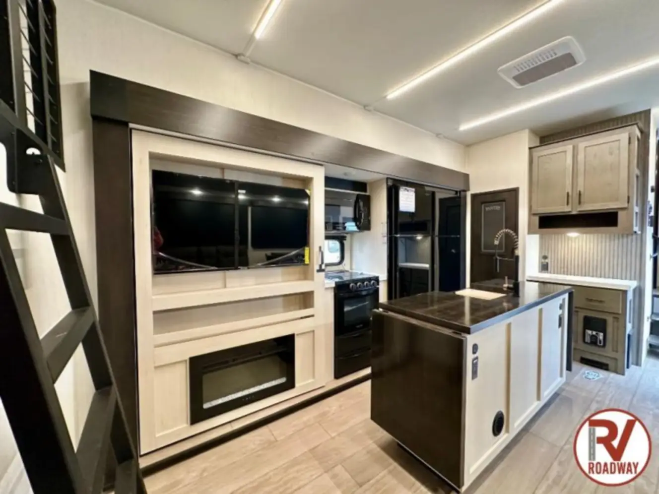 New 2026 Forest River Cherokee Arctic Wolf 38DST For Sale in Calera, AL ...