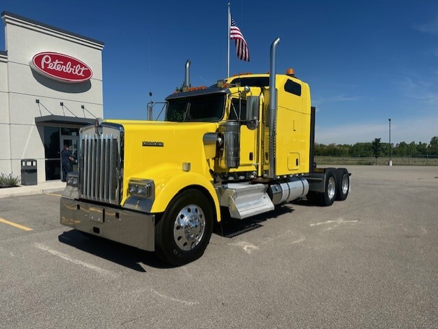 Used 2018-2020 Kenworth W900 Conventional - Sleeper Truck For Sale ...
