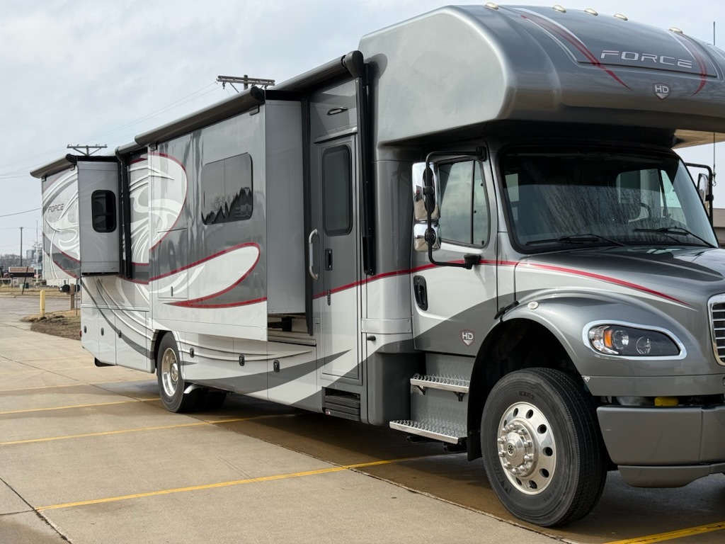 Dynamax Corp,renegade Force Hd RVs for sale - RV Trader