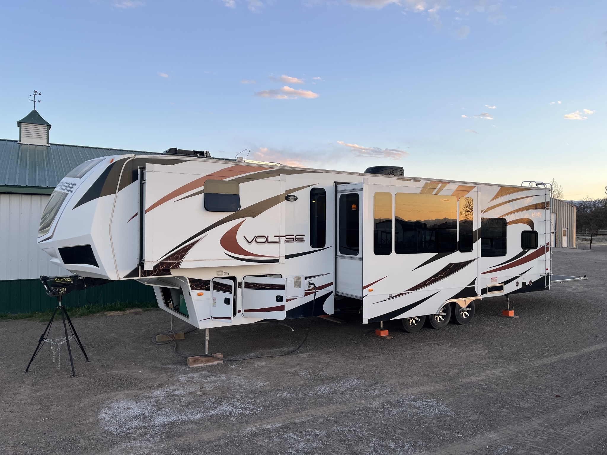 Dutchmen Voltage 3905 Toy Haulers for sale - RV Trader