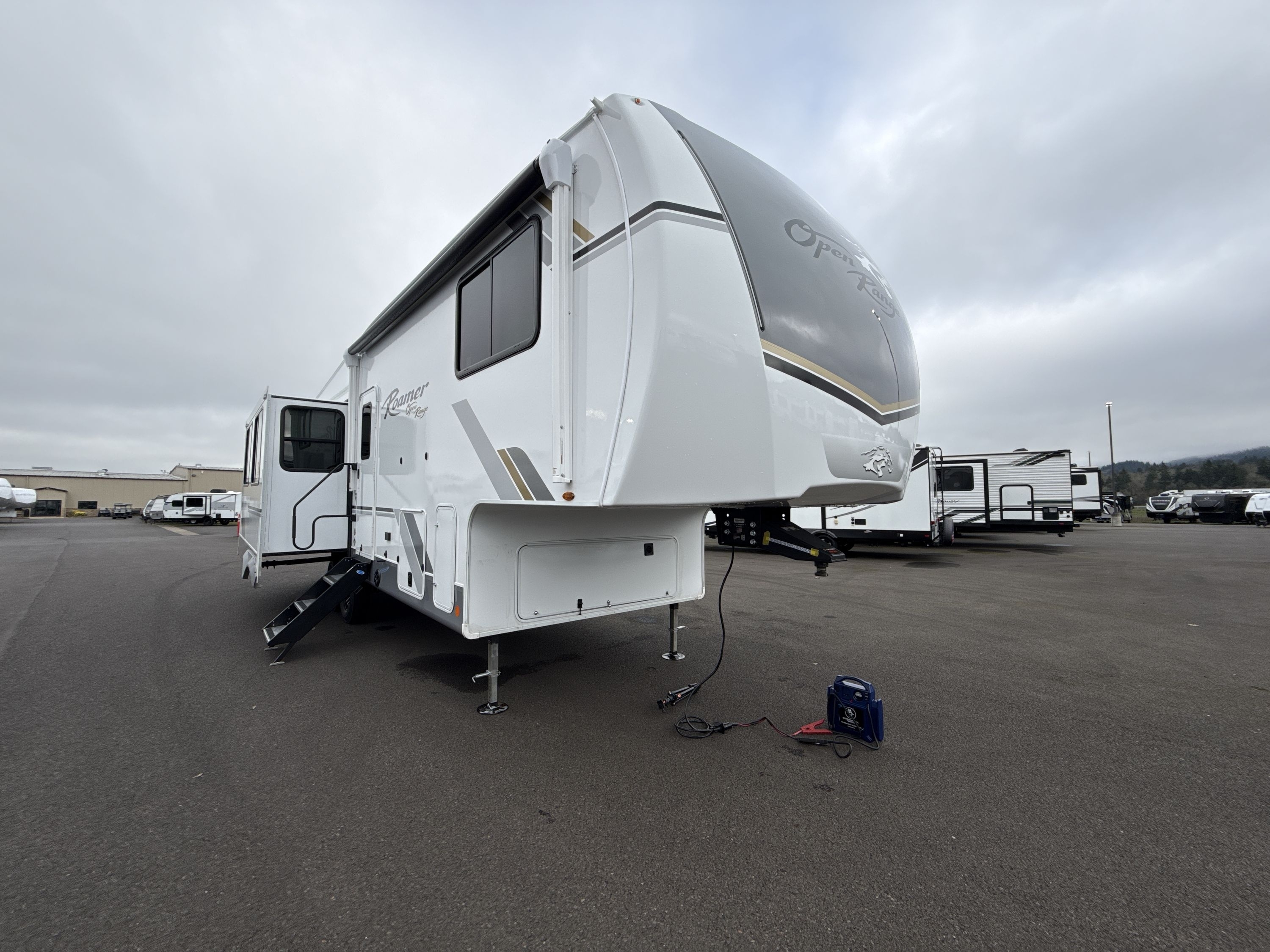 Highland Ridge Open Range Roamer Fifth Wheels for sale - RV Trader