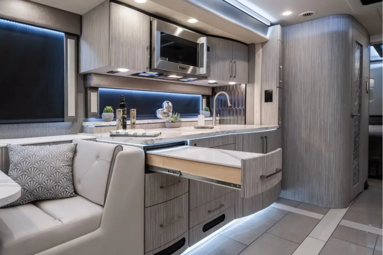 New 2027 Foretravel Realm Presidential Luxury Villa 2 (LV2) For Sale in ...