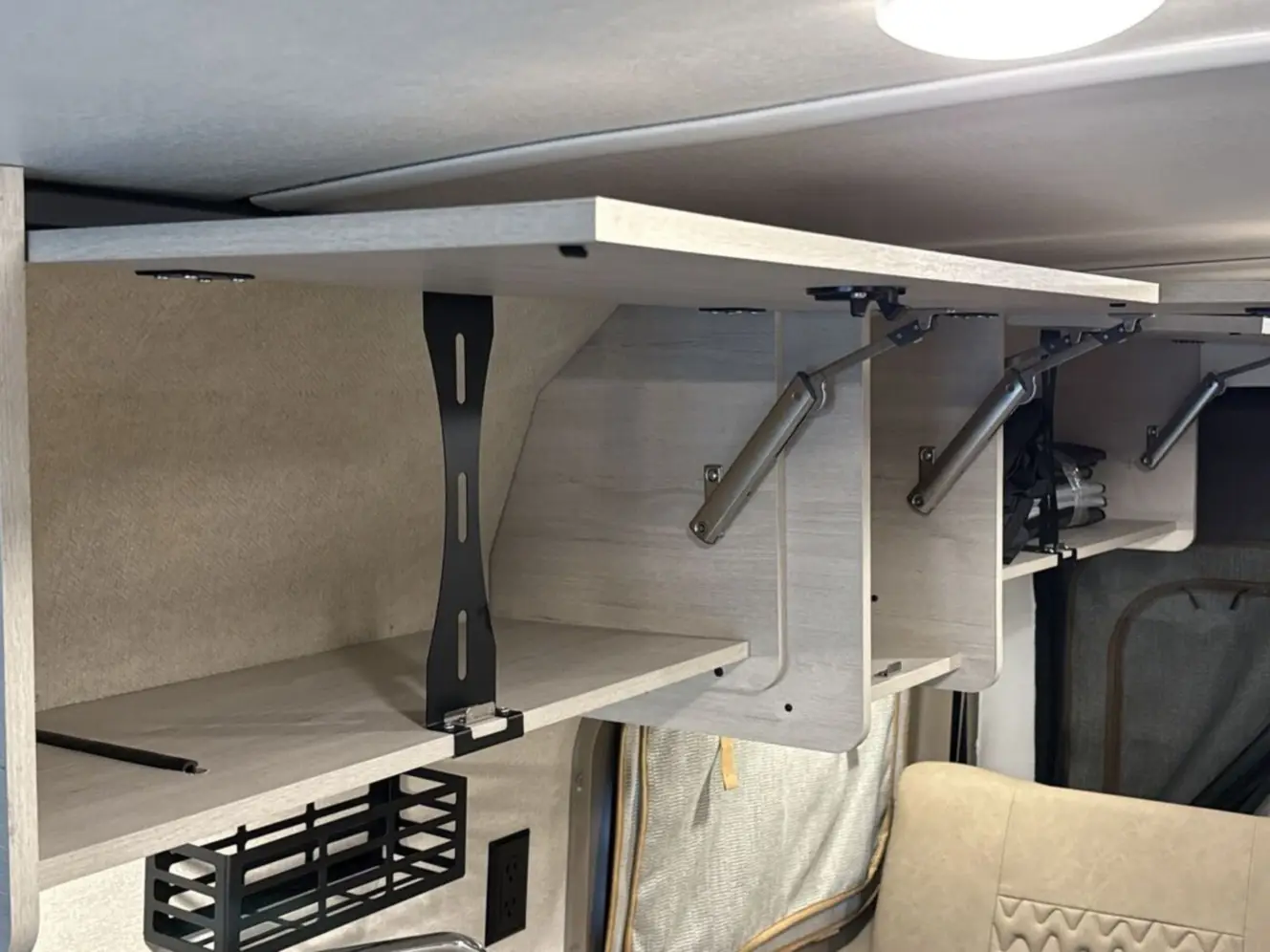 New 2027 Winnebago Solis Pop Top *generator *sofa 6 Passenger 59P For ...