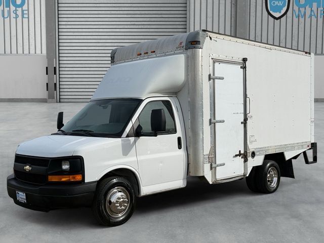 Express G3500 For Sale - Chevrolet Box Truck - Straight Trucks ...
