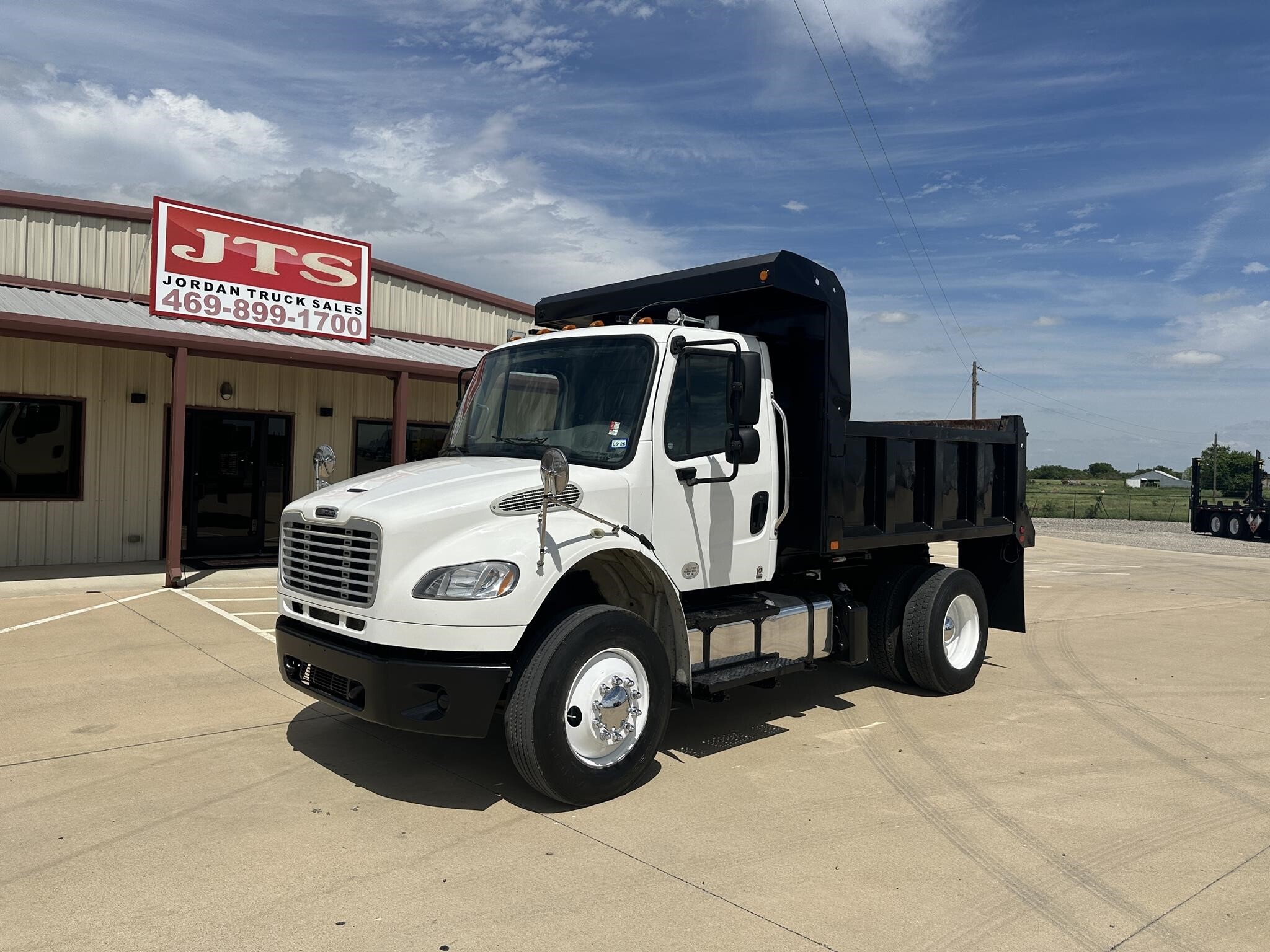 Freightliner Dump Trucks Equipment listings For Sale Near Saginaw ...