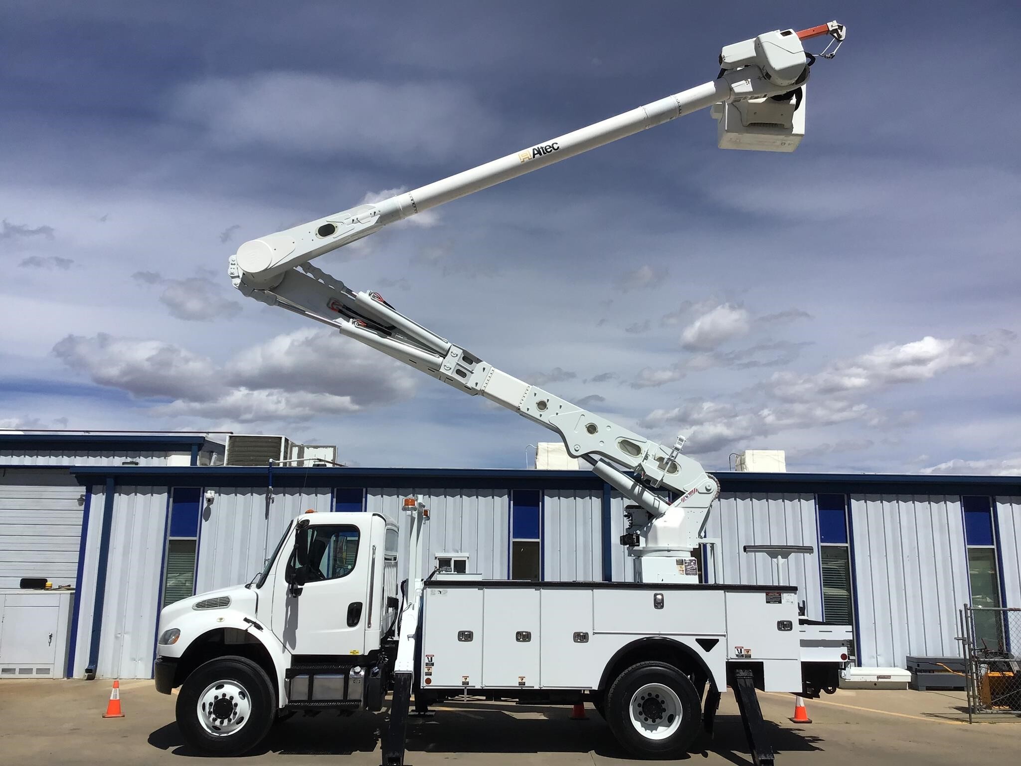 Altec AM55 Trucks For Sale - Commercial Truck Trader