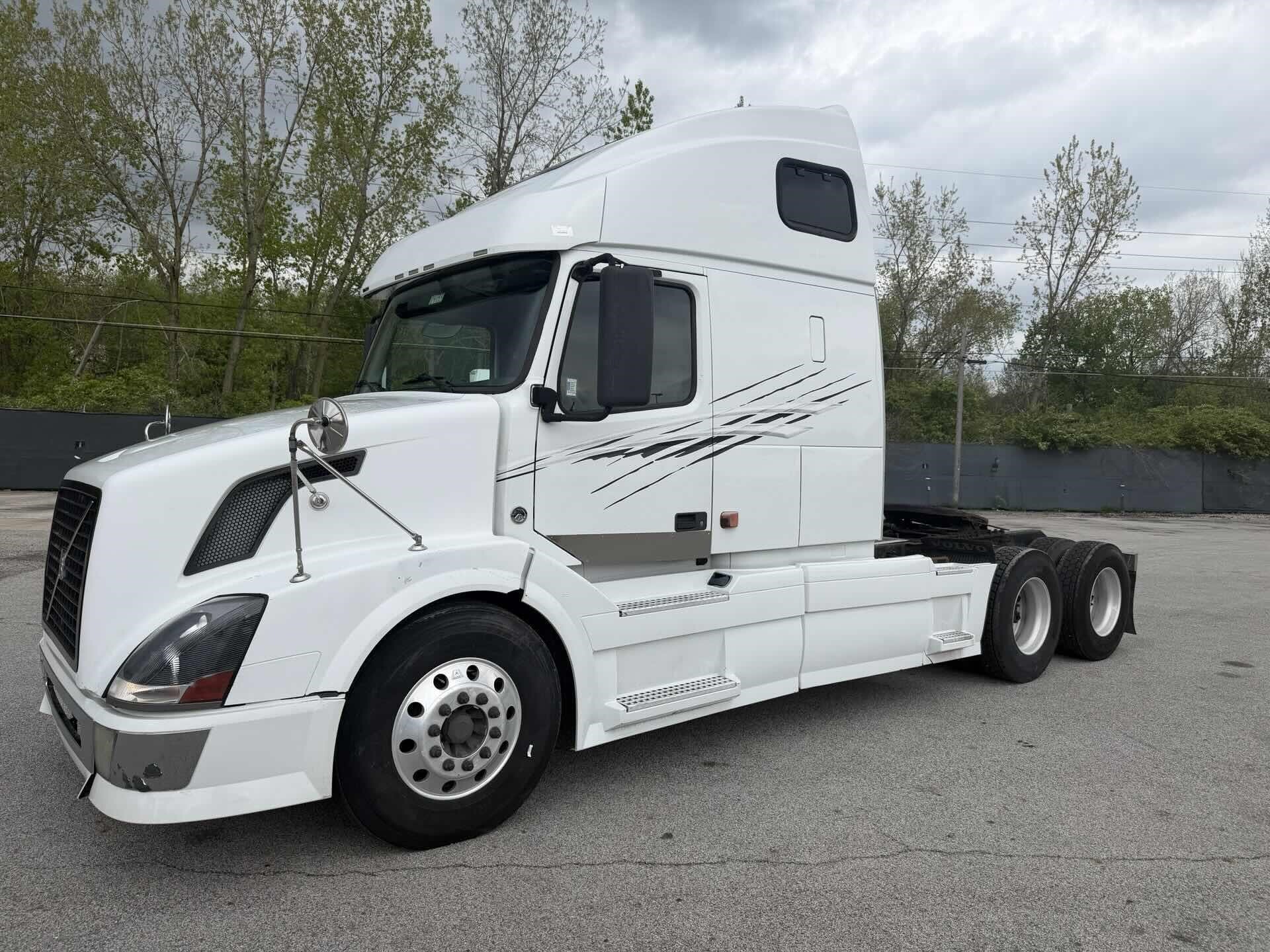 Volvo VNL64T670,VNL670 Trucks For Sale - Commercial Truck Trader