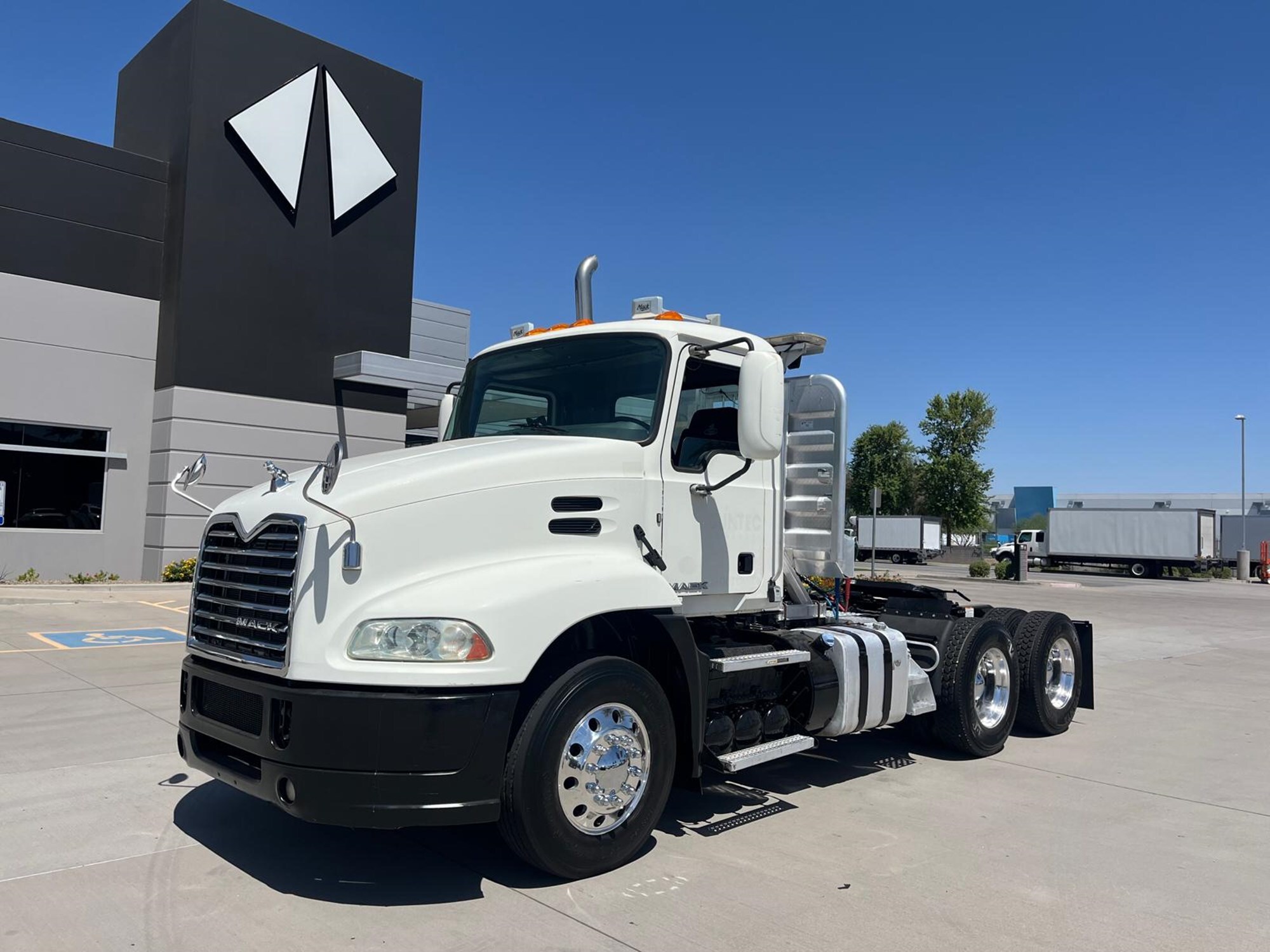Mack,isuzu CH613 Trucks For Sale - Commercial Truck Trader