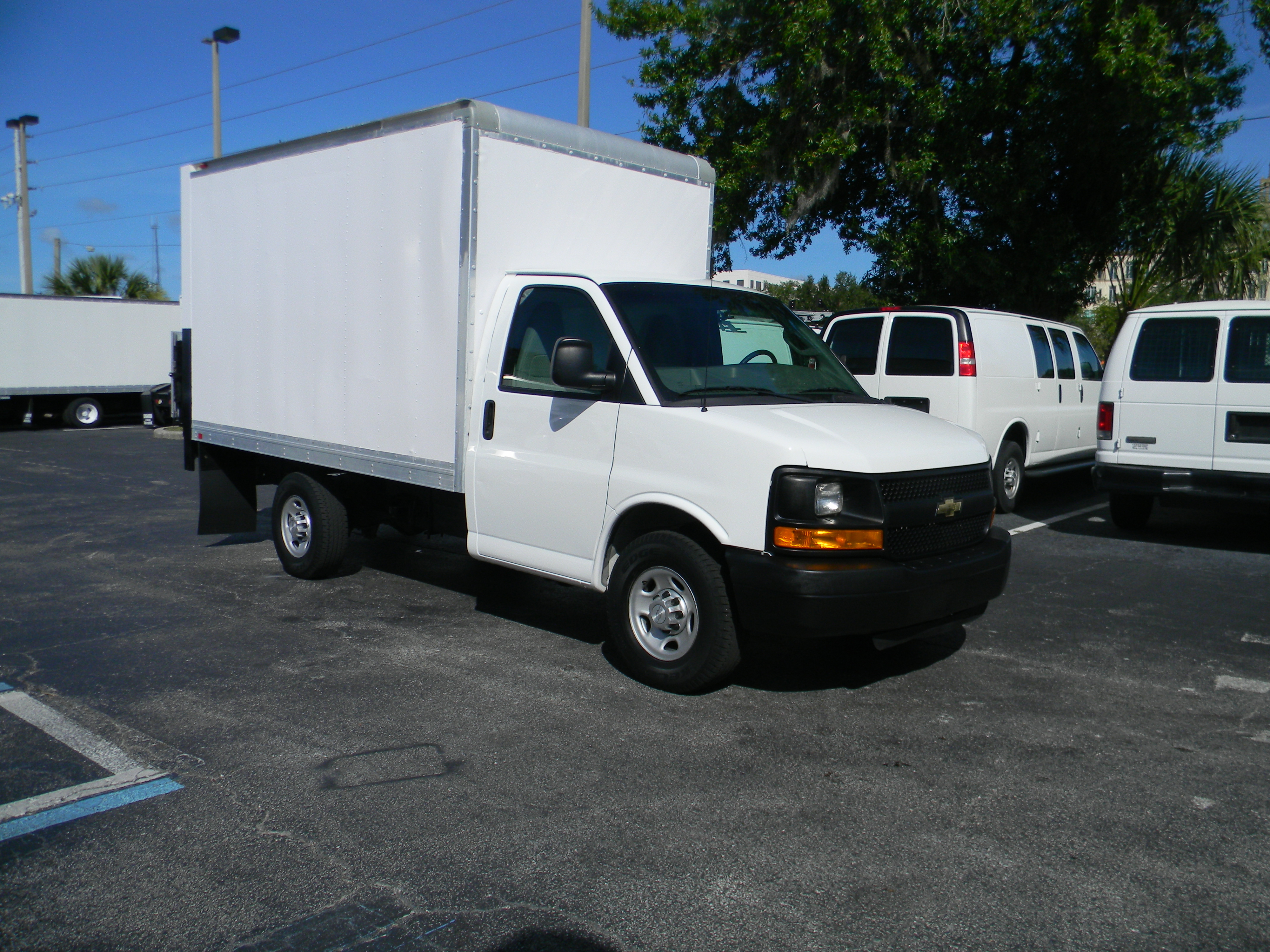 2016 Chevrolet Box Truck - Straight Truck For Sale - Commercial Truck ...