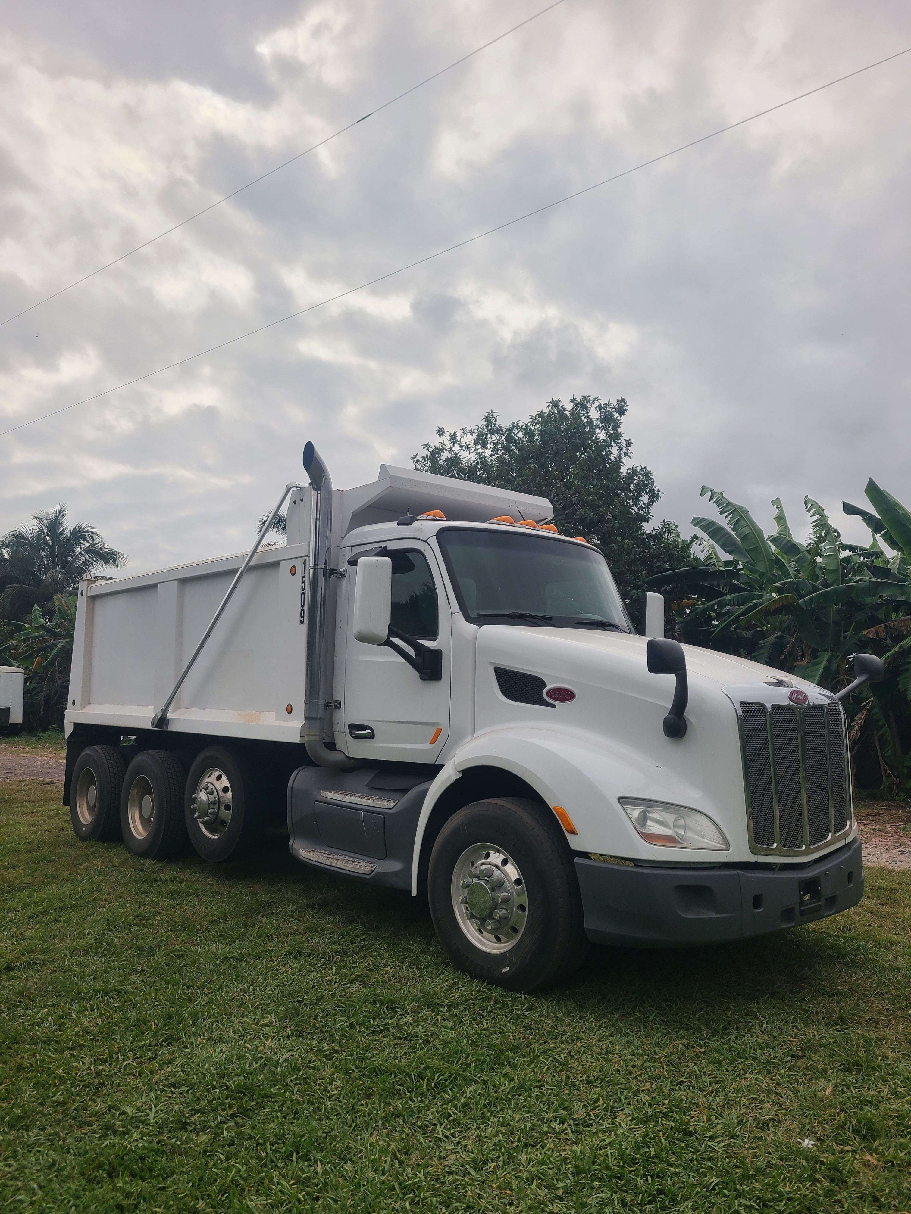 2015 Peterbilt 379,379EXHD,389,579 Trucks For Sale - Commercial Truck ...