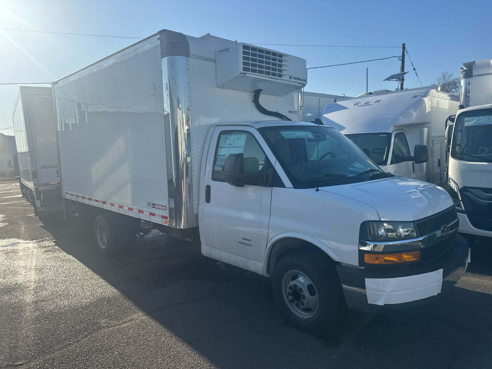 Chevrolet Express G4500 Box Truck - Straight Truck,motorcycle Trailer ...