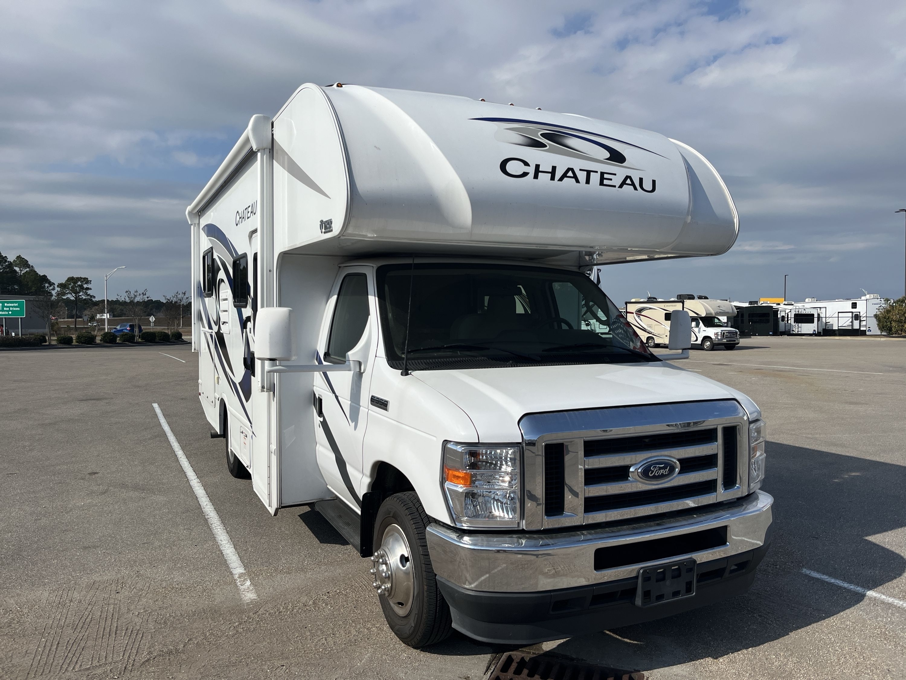 22E Chateau For Sale - Thor Motor Coach Fifth Wheel RVs - Fifth Wheels ...