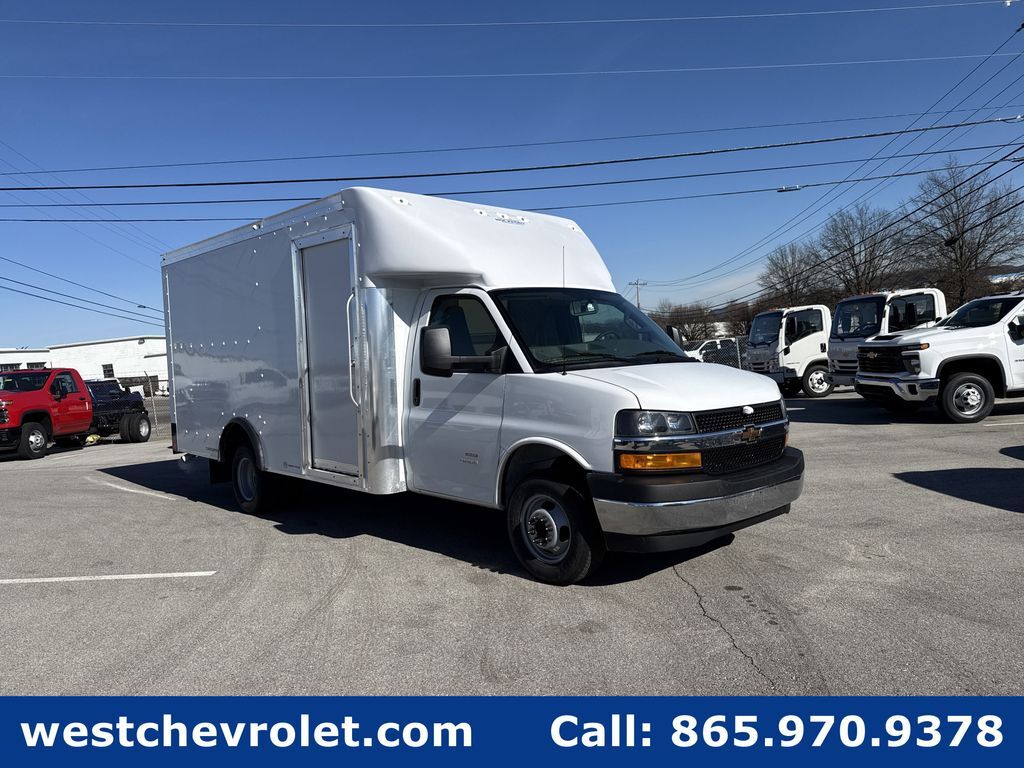 Chevrolet Express G4500 Box Truck - Straight Truck For Sale ...