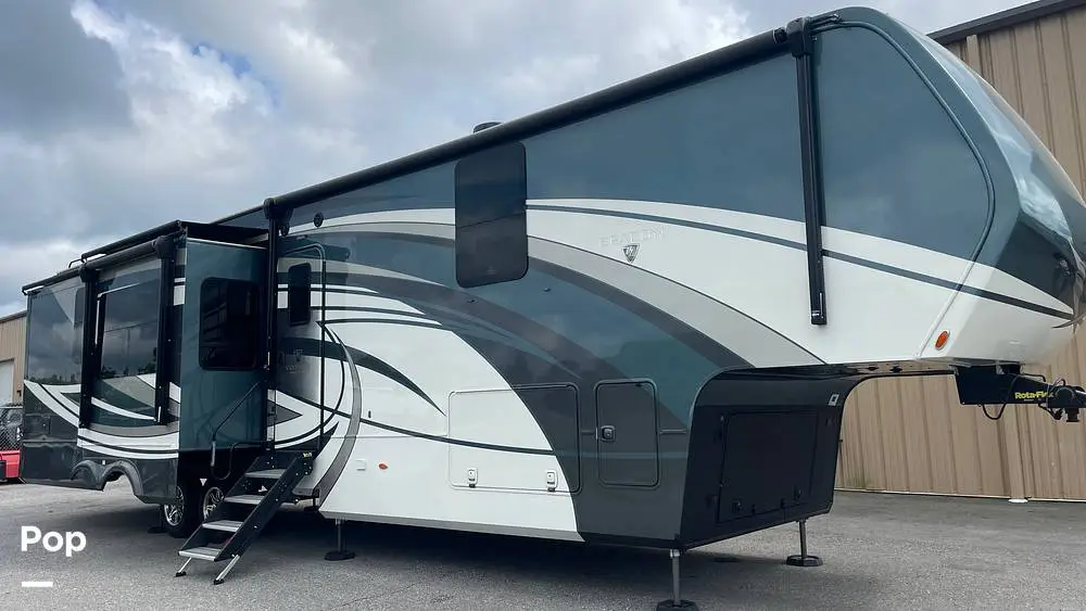 2022-2024 Beacon For Sale - Vanleigh Fifth Wheel RVs - Fifth Wheels ...